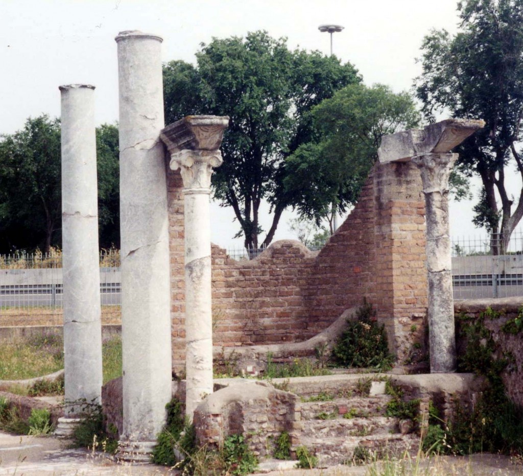 7b Ostia Synagogue Torah niche | Ethnic Relations and Migration in the ...