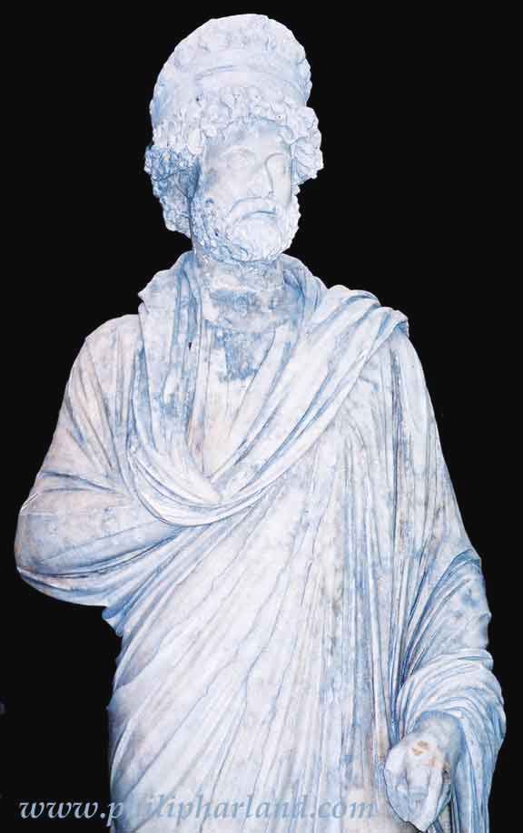 Statue of L. Ant. Claudius, High-priest of Aphrodite (Aphrodisias ...