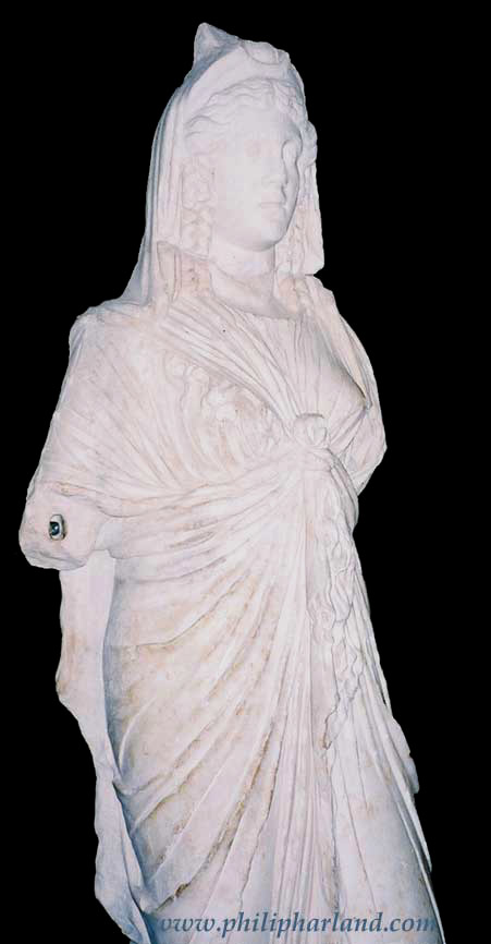 Statue of priestess of Isis (Hierapolis Archeological Museum)